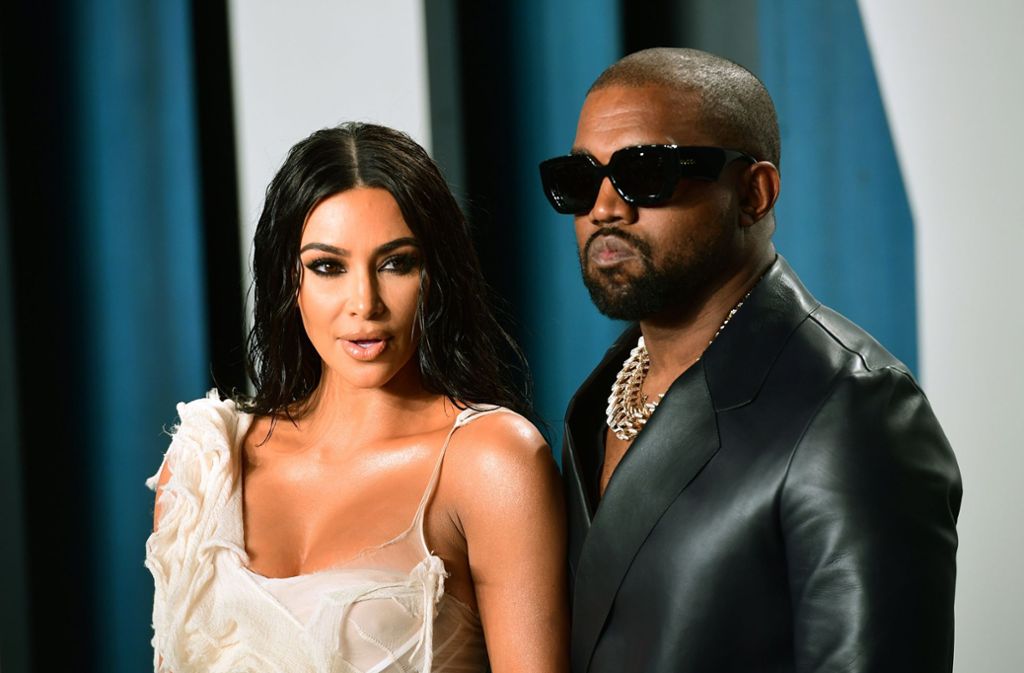 Kim Kardashian und Kanye West: Powerpaar müht sich am KFC-Automaten ab ...