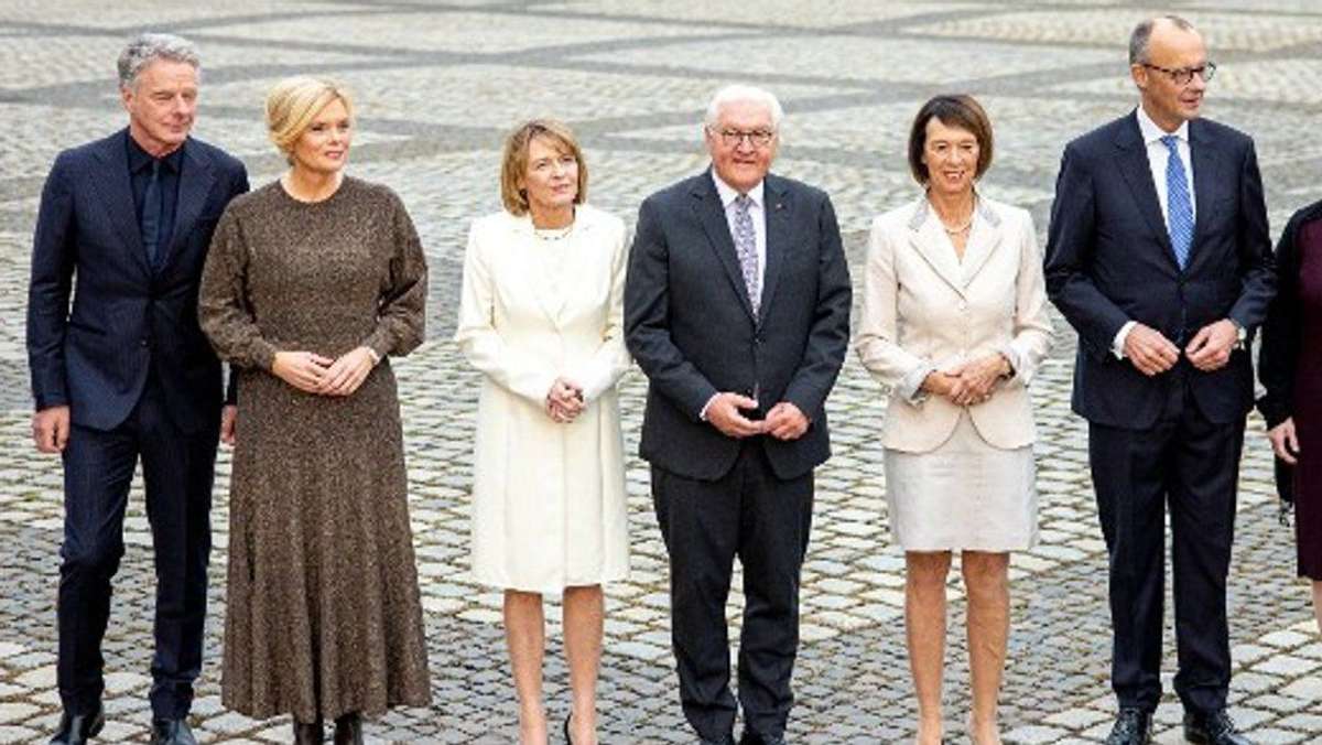 Pilawa posiert erstmals mit Klöckner und der Politik-Prominenz